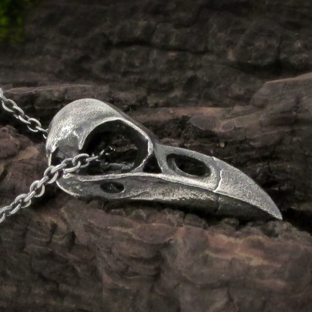 Large Raven Skull Pendant | Morrigan crow familiar by RavynEdge